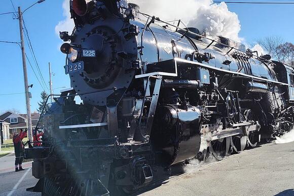 Michigan’s Legendary Christmas Train — All Aboard The 1225 - NewsBreak