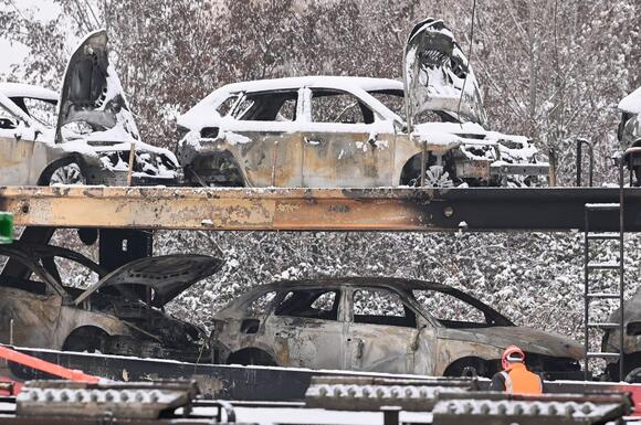 Fire on German freight train carrying new cars causes €1.5m in damage ...