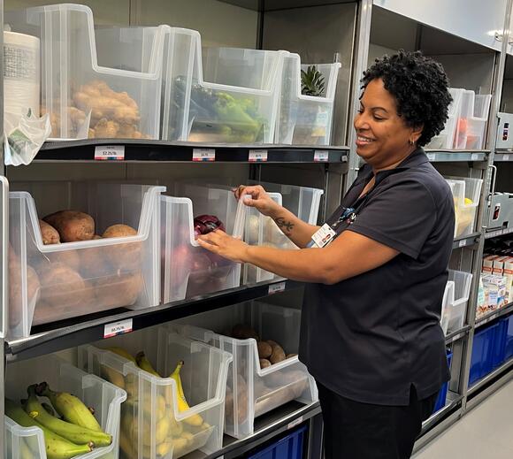 Virtua food aid pops up with mobile grocery - NewsBreak