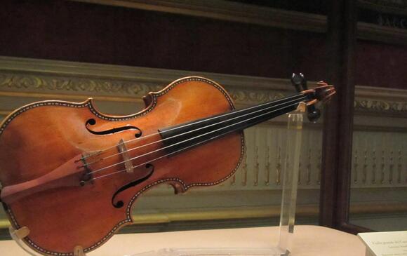 The 20 Most Expensive Musical Instruments Ever Sold – And Who Plays ...