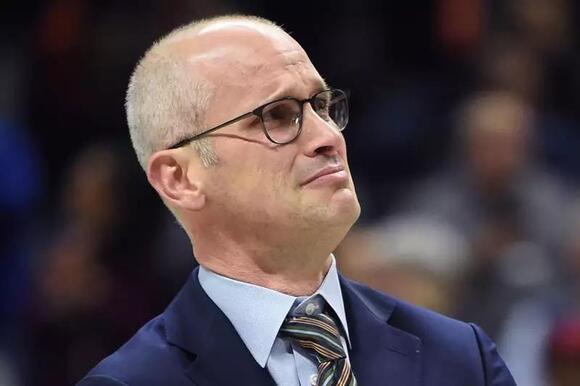 Dan Hurley’s Intense Standoff With Officials Impossible To Ignore in ...