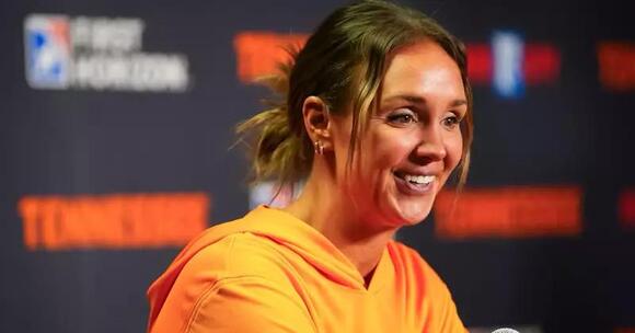 Lady Vols coach Kim Caldwell breaks down her new roster - NewsBreak