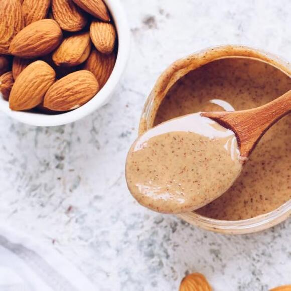 Derm Explains What Happens To Your Skin When You Eat Almonds Everyday ...