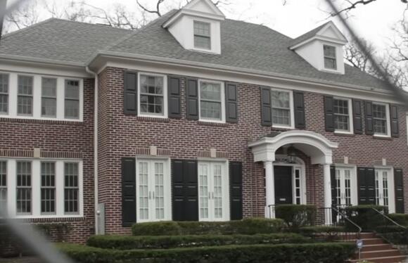 Iconic Home Alone House Will Be Restored to Its Movie Look - NewsBreak
