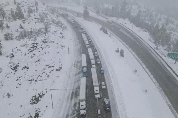 'Potential disaster' winter snow storm sees people ordered to stay home ...