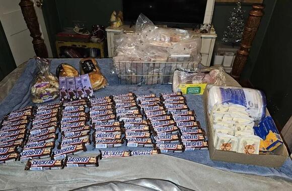 Dumpster diver shares photo of stunning discovery in grocery store ...