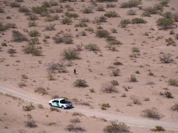 Border town firefighters scramble to save migrants from extreme summer heat