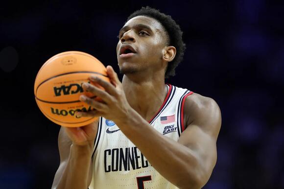 College Basketball World Reacts to Tarris Reed Jr.’s 31-PT, 27-REB ‘All ...