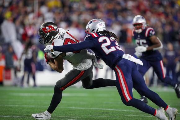 What channel are NFL games live today? NFL Week 10 TV schedule, how to ...