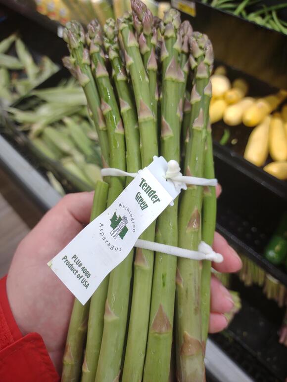 Before Asparagus Season Ends, Here's What Every Shopper Should Know ...