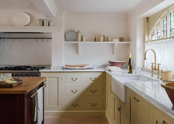 6 'New Neutral' Kitchen Colors Interior Designers Are Choosing for 2026 ...