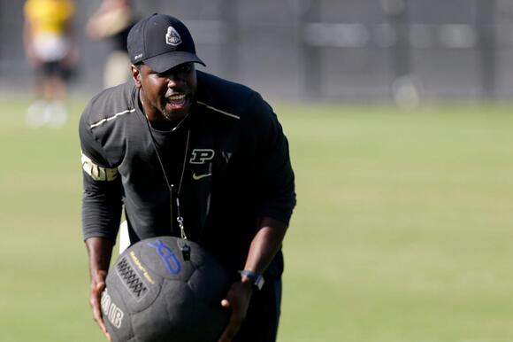 Oregon State’s ‘Willing’ New Coach Sacrifices Schedule Comfort To Save ...