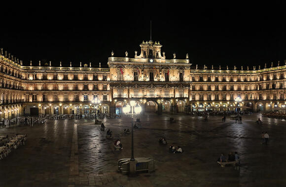 16 Madrid plazas perfect for people watching - NewsBreak