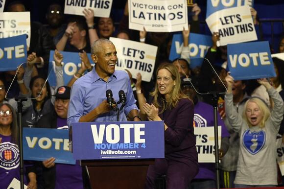 Barack Obama outpaces President Donald Trump in new popularity poll ...