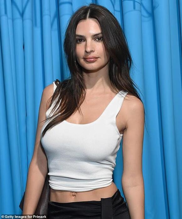 Emily Ratajkowski unveils bold new look in BTS photos from Gucci runway ...