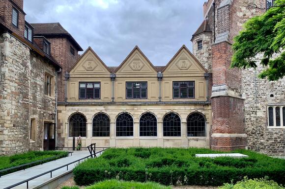 Where is Hamnet filmed? The real-life locations behind the Shakespeare ...