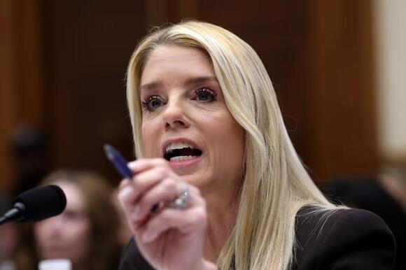 Bondi's 'unsettling and creepy' reaction when asked if Trump attended ...