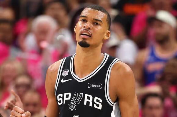 Spurs troll Knicks with meme music during NBA Finals intros - NewsBreak