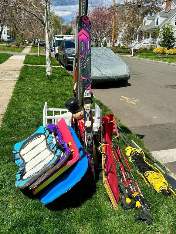 🎁 Freebies Up for Grabs in Fairfield — Furniture, Baby Gear & More ...