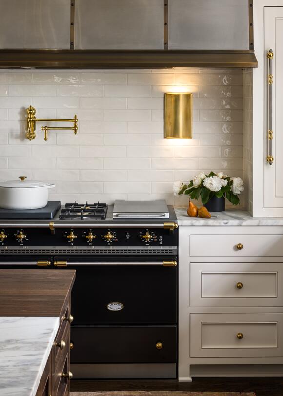 7 Traditional Kitchen Features That Are Making a Comeback in 2026 ...