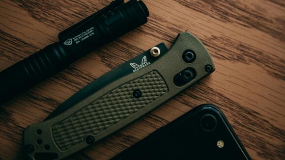 The quiet ways collectors spot knives before prices explode - NewsBreak