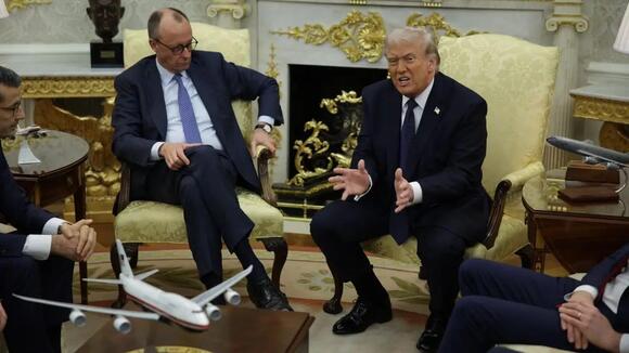 Trump's Medical Report Reveals He's Gained Weight and Has 'Swollen Leg ...