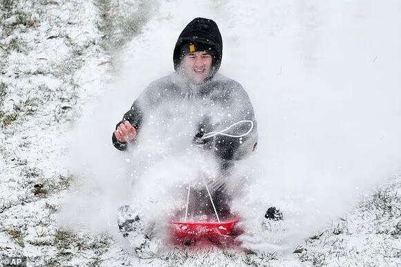 Winter storm cancels thousands of flights and causes massive outage as ...