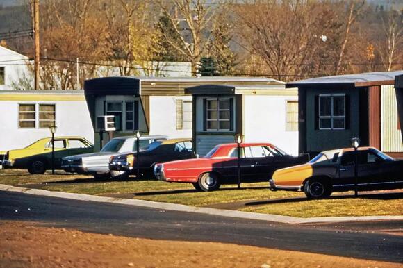 These Photos Show the Everyday Magic of 1970s Family Life - NewsBreak