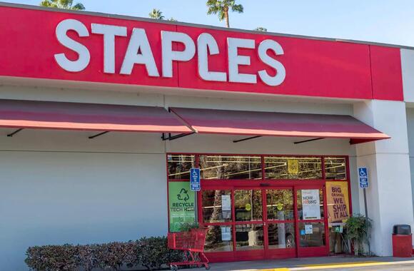 Customer shares photo of shocking sight while shopping at Staples ...