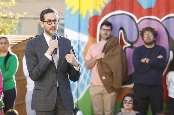 Wiener held large lead in campaign fundraising, records show - NewsBreak