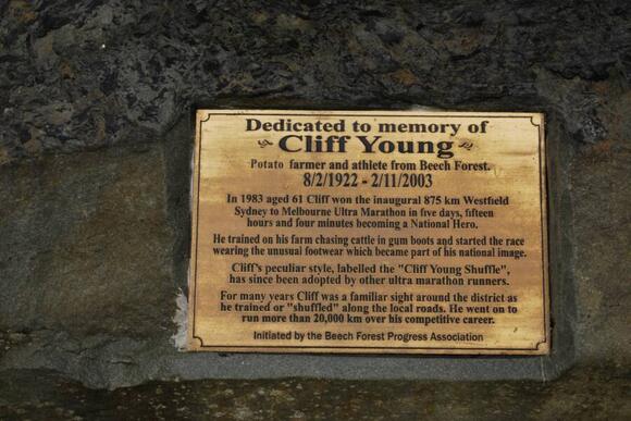 The Incredible Story Of Cliff Young, The Potato Farmer Who Miraculously ...