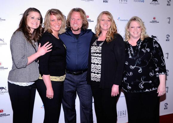‘Sister Wives’ Star Robyn Brown Says She Feels ‘Gaslit’ by Her Family ...