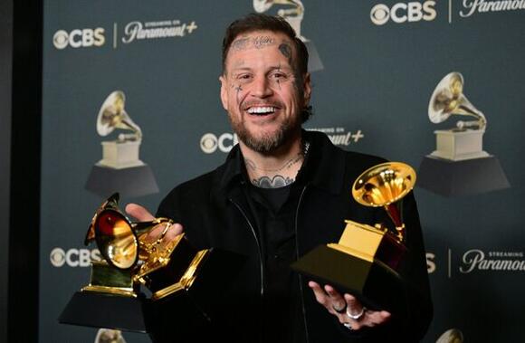 Jelly Roll slammed for 'very MAGA' Grammys speech after veiled Bad ...