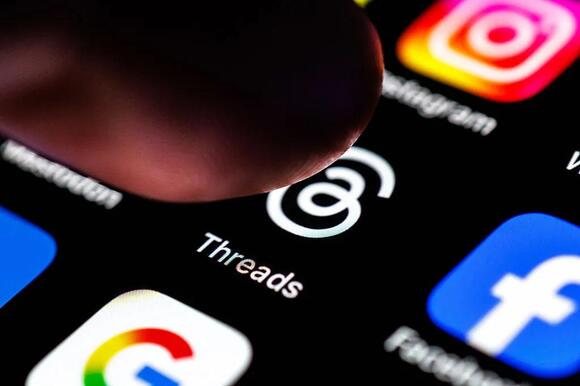 Threads tests a Meta AI integration that works similarly to Grok ...