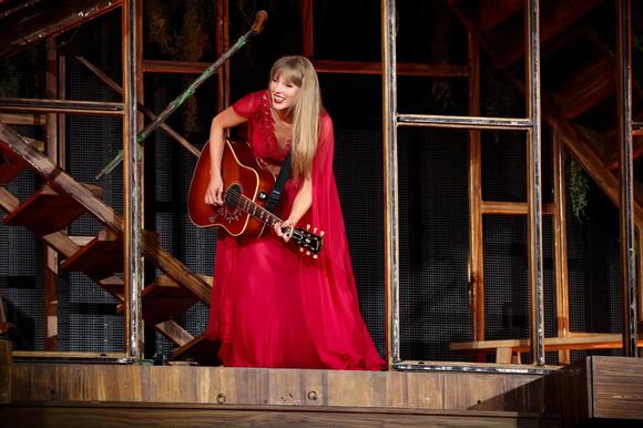 ‘Two icons’: Fans react as the Lorax’s Audrey recreates Taylor Swift’s ...