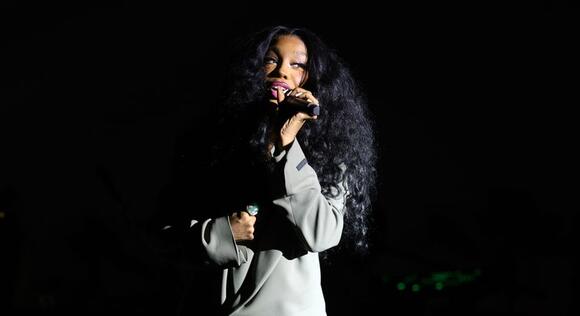 SZA partners with Jon & Vinny’s to serve 1,400 free meals to Los Angeles SNAP recipients - NewsBreak