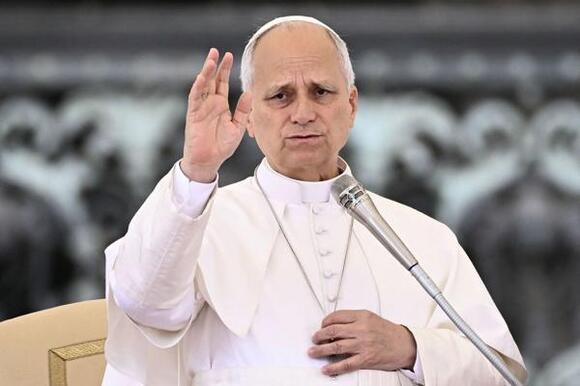 Divisions, migration and Bad Bunny. What Pope Leo’s Spain visit tells ...