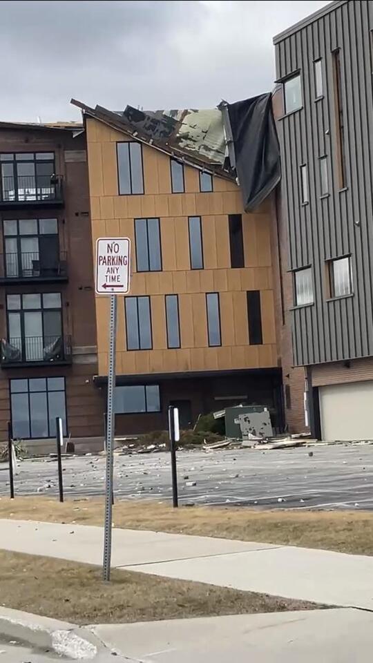 Sheboygan residents, snow crews brace for storm as winds already ...