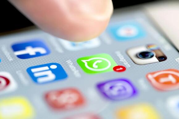 WhatsApp Apple Watch App 2025: Meta Revenue Boost - NewsBreak