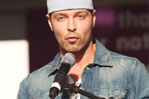 Joey Lawrence And Samantha Cope Expecting Baby Boy After Calling Off ...