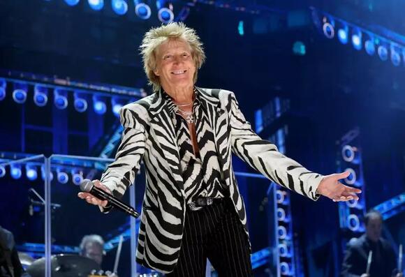 Why is Rod Stewart's facing backlash for his World Cup appearance ...