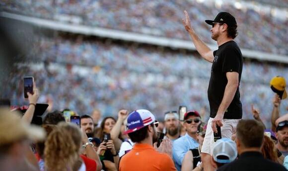 Kurt Busch given new NASCAR role to take over from Jeff Gordon - NewsBreak