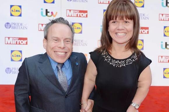 Star Wars actor Warwick Davis' wife Samantha dies at age 53 after ...