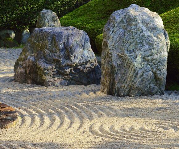 Garden Pros Say This Japanese Design Idea Is the Secret to a Calmer ...