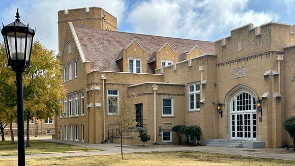 Owen Wilson was still starring in light, silly movies as the pain in ...