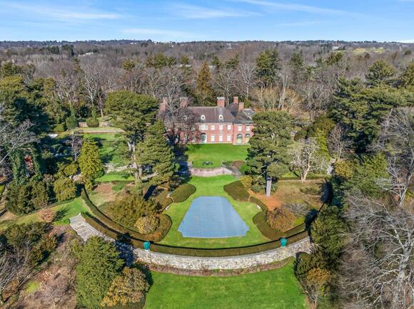 Sprawling 1930s estate long owned by the wealthy Phipps family lists ...