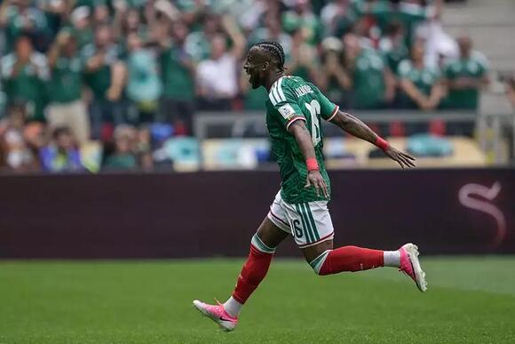🎥 South Africa served cold: Mexico star gets revenge after 16 years ...