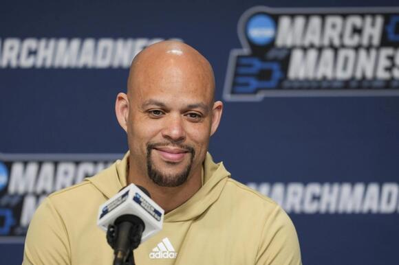 Dwight Perry Jr. Gets a Hero’s Farewell From Wofford Fans Despite ...