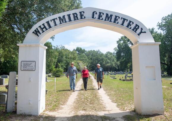 'Ghoul of Whitmire Cemetery' still haunts Ferry Pass nearly 70 years ...