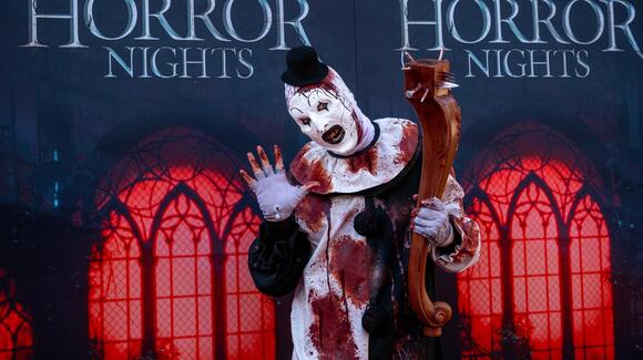 ‘Terrifier' Actor David Howard Thornton Proposes While Dressed as Art ...